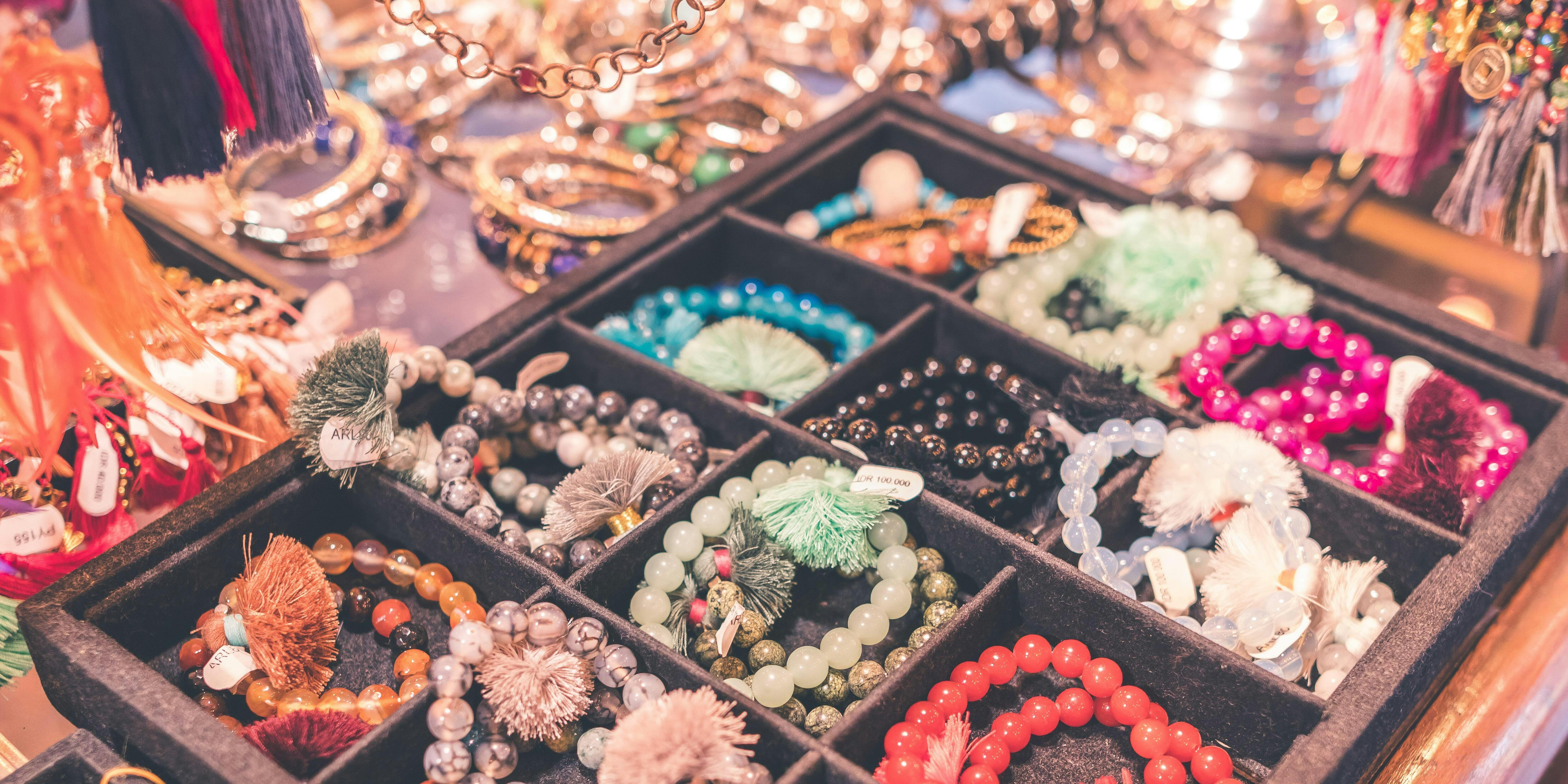 Bracelet Business Names + Free Logos