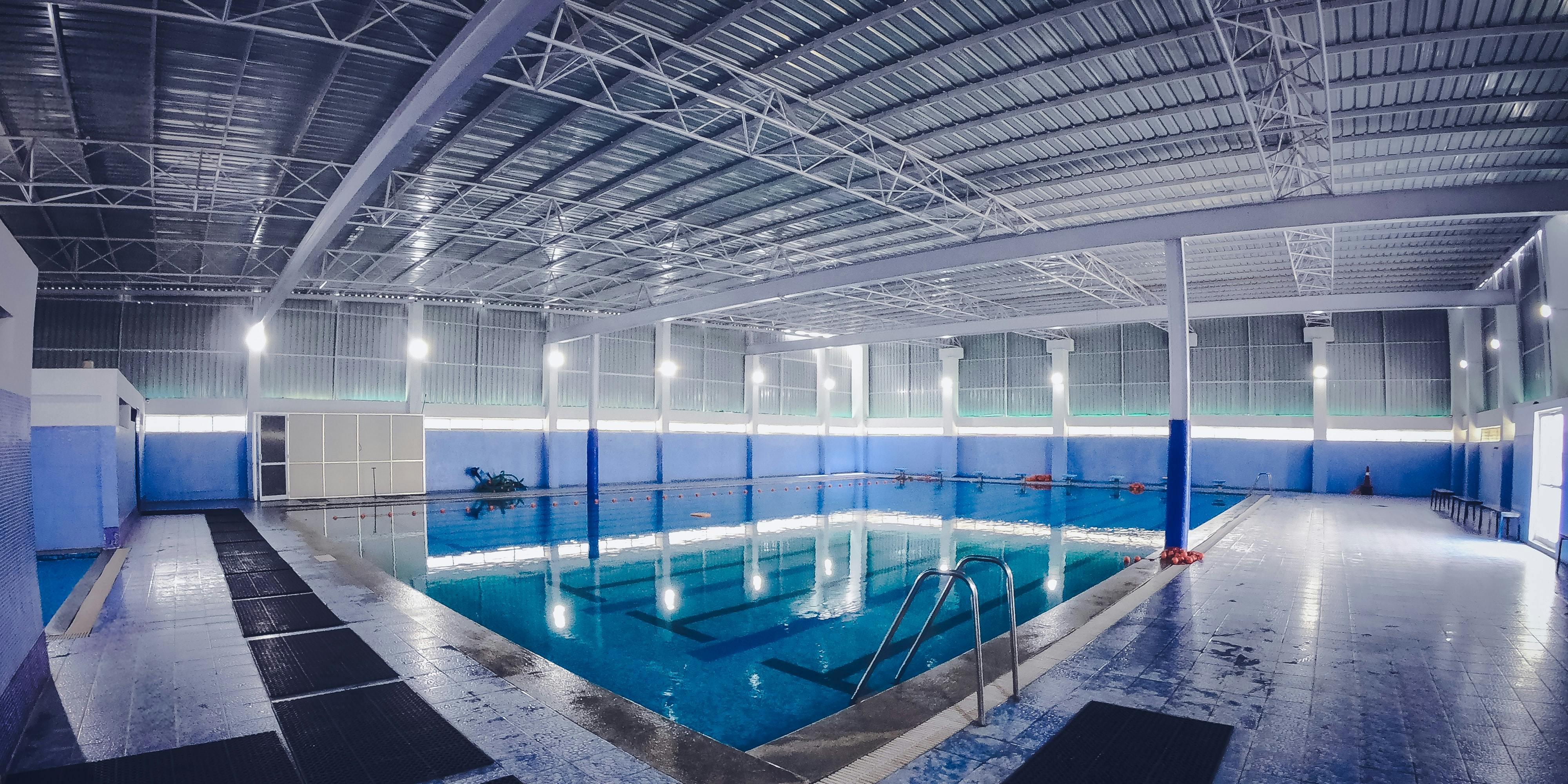Swimming Pool Business Names + Free Logos