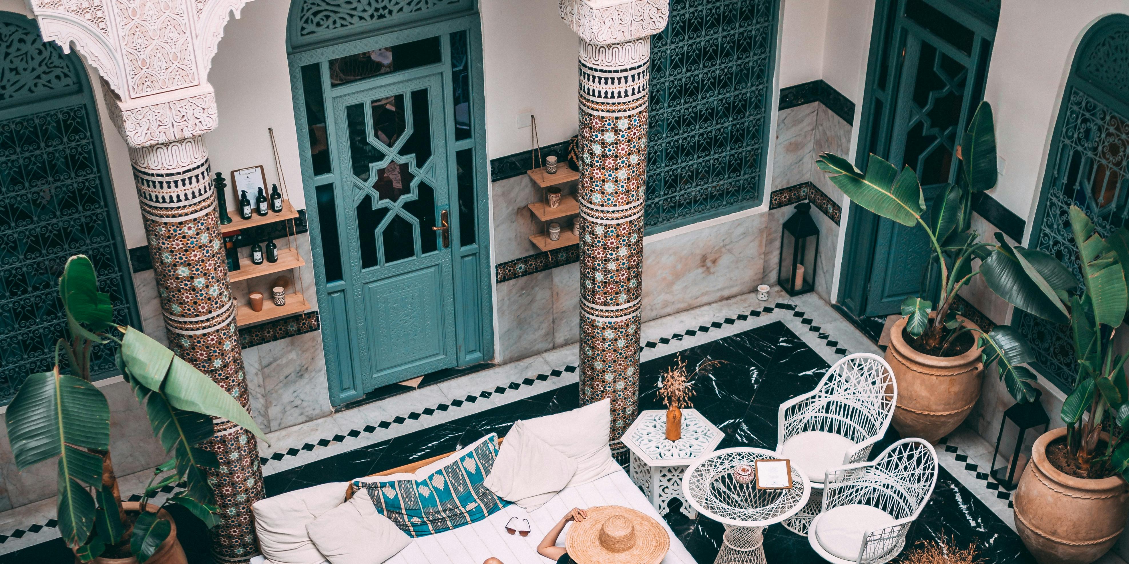 Vacation Rental Business Names + Free Logos